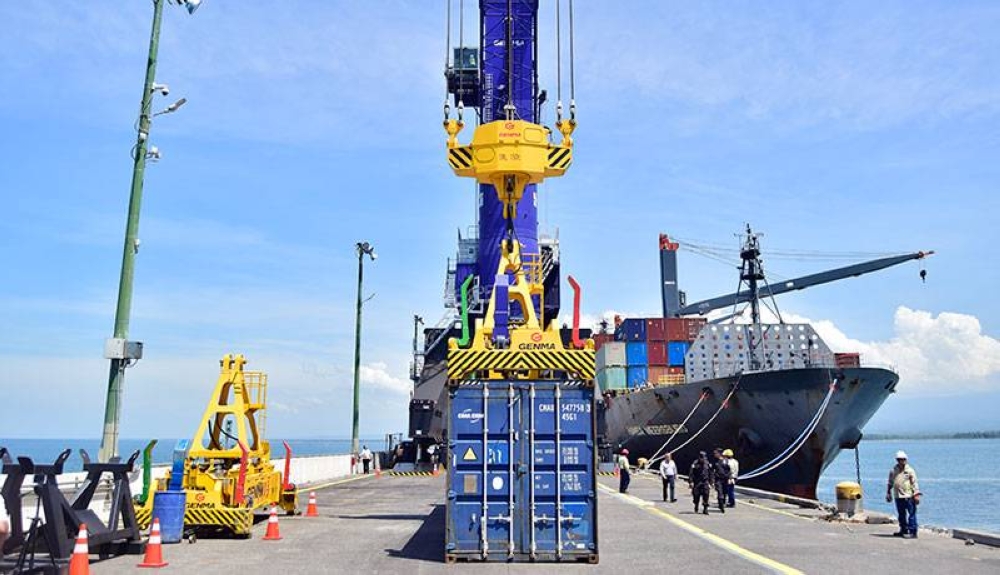 El crecimiento del comercio mundial se desacelerará a 1.7% en 2023, prevé la OMC