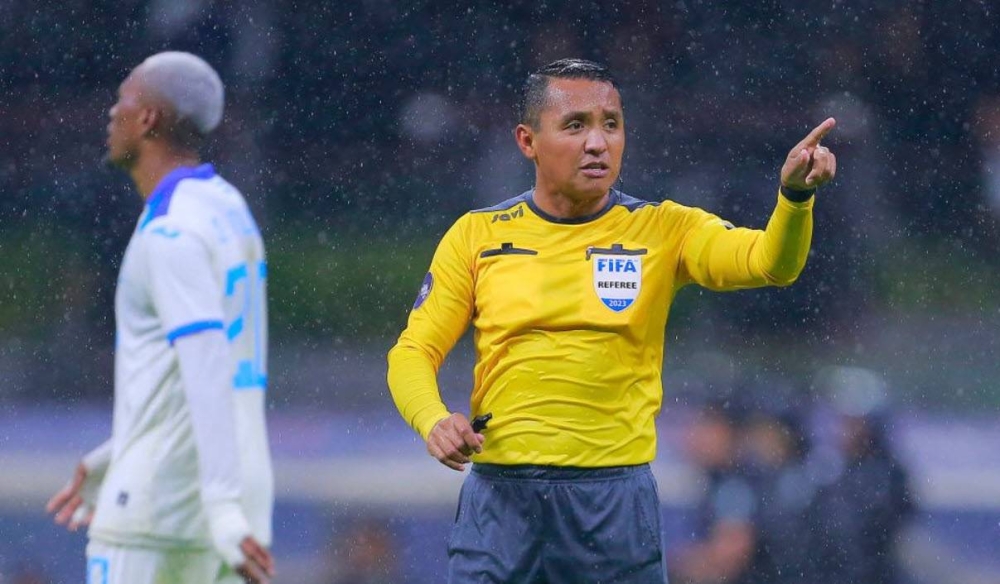 Récord: Iván Barton será el árbitro con más finales pitadas en CONCACAF