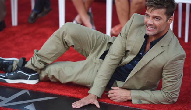 Ricky Martin dedica su estrella en Paseo de la Fama a trabajadores sociales