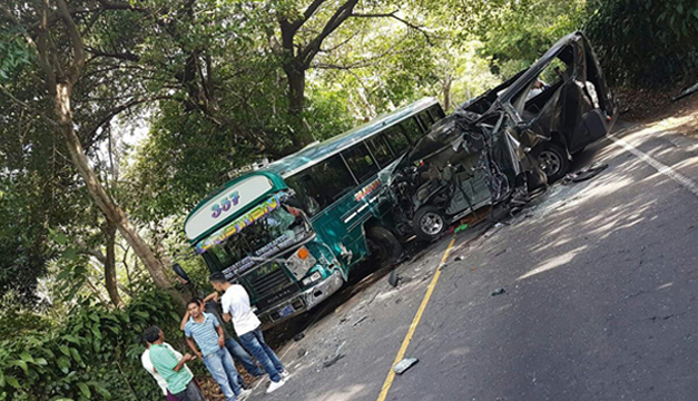 Cuatro Lesionados Deja Accidente Entre Un Bus Y Microbús En Usulután
