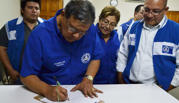 PCN fue el último en llegar a presentar a TSE planilla de San Salvador