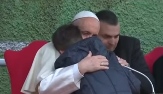 Esto respondió Francisco a niño que le preguntó si su padre ateo está en el cielo